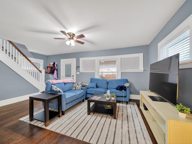 521 W 29TH Street
