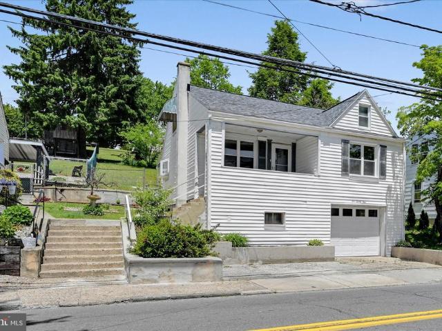 521 W Columbia Street