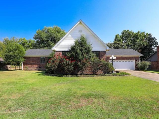 521 W Cross St, Benton, AR 72015