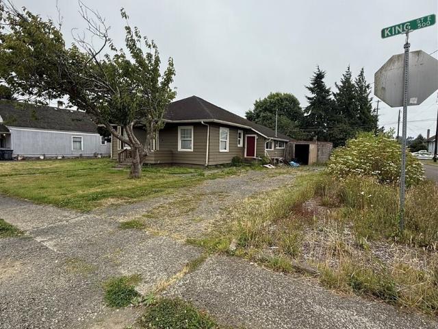 521 W King St, Aberdeen, WA 98520 | MLS #2446 | Compass