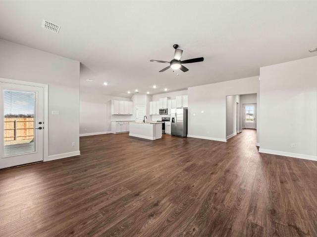 521 W Luna Blue Ln