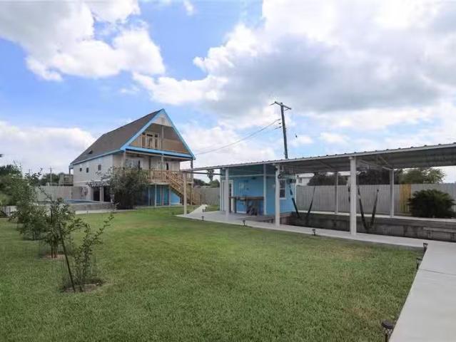521 Woodhaven Dr, Ingleside on the Bay, TX 78362