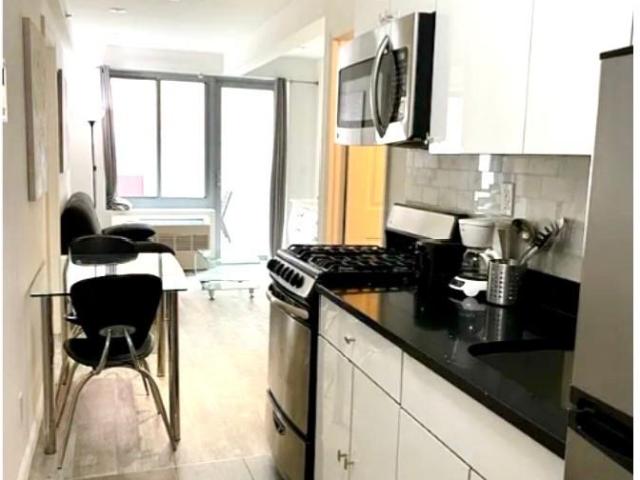 521 West 48th Street, New York, NY