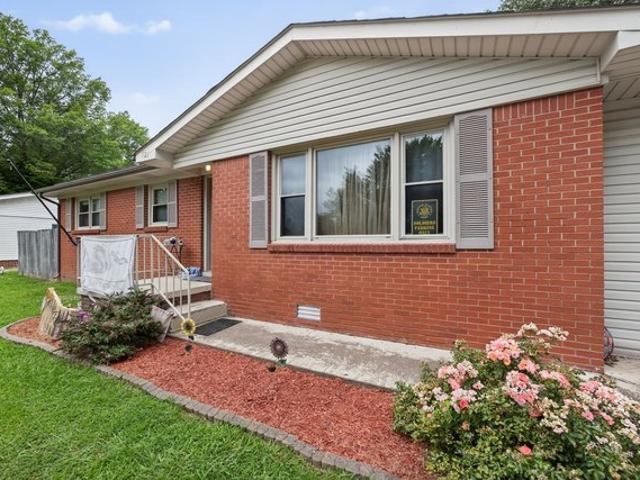521 Thomas Ave, Hohenwald, TN 38462