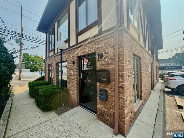 521 Van Houten Avenue # 1st floor