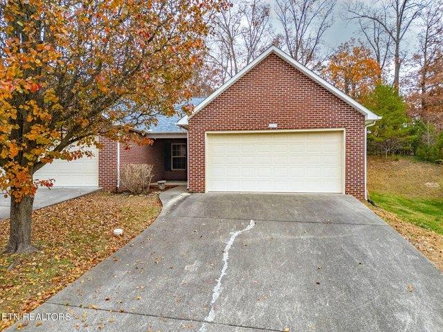 5224 Avery Woods Ln, Knoxville, TN 37921