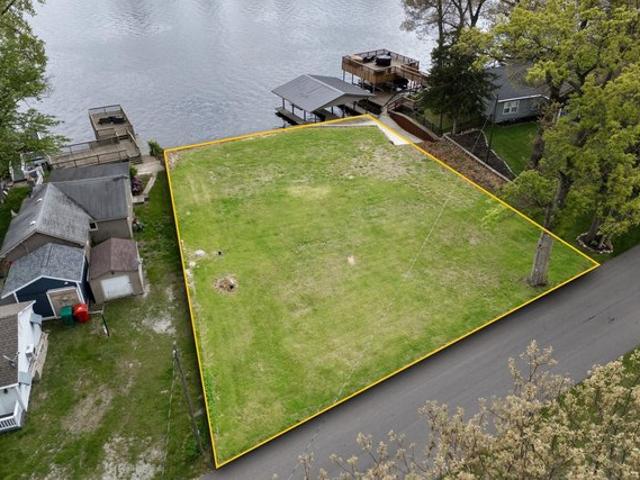 5224 E Quiet Water Ct, Monticello, IN 47960
