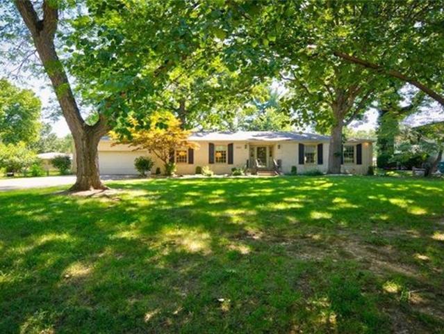 5224 Yavapai Dr, Forsyth, IL 62535
