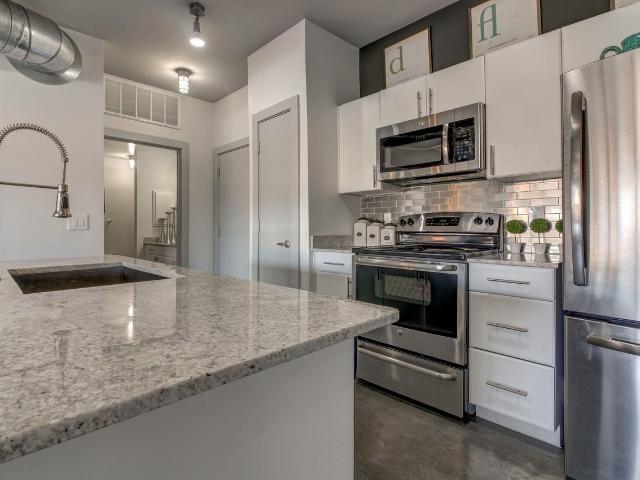 5225 Maple Avenue 2 Bedroom Apartment for Rent at 5225 Maple Ave, Dallas, TX 75235