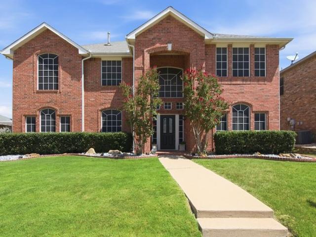 5225 Merced Dr, Fort Worth, TX 76137
