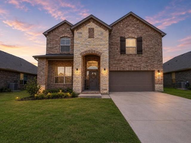 5225 Mountain View Dr, Krum, TX 76249