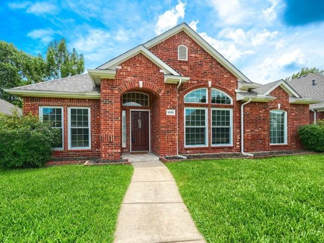 5225 Alec Dr, Garland, TX 75043