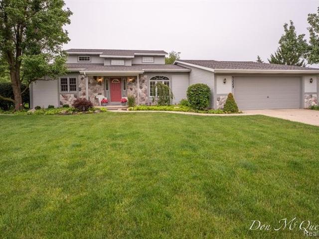 5225 Discovery Dr SE, Kentwood, MI 49508