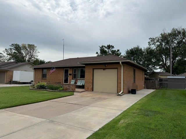 5225 Eisenhower St, Great Bend, KS 67530