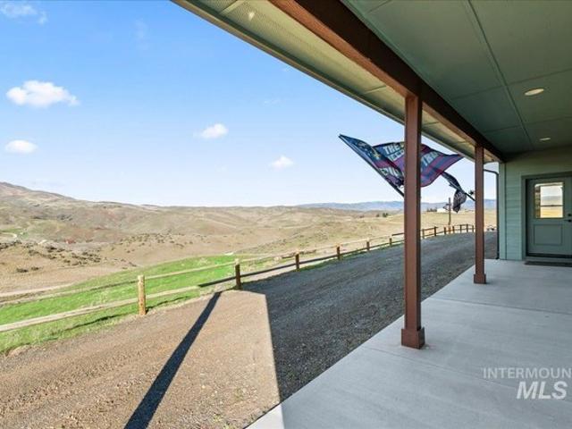 5225 Hidden Hollow Ln, Emmett, ID 83617