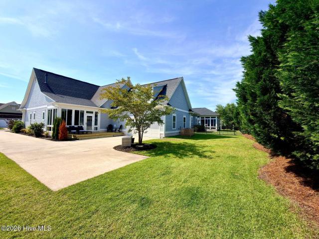 5225 Leisure Circle
