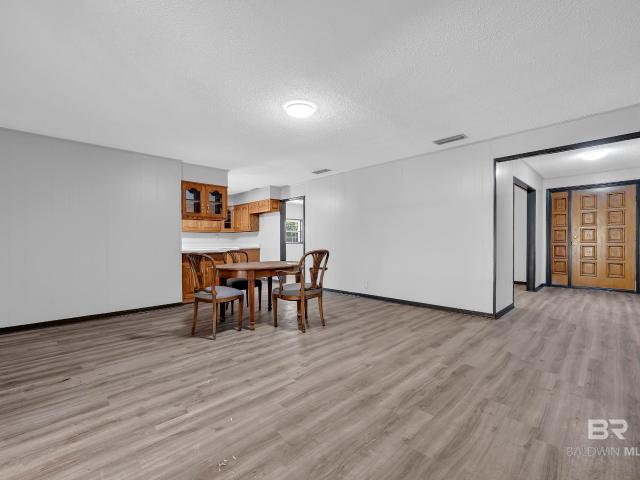 5225 persons drive