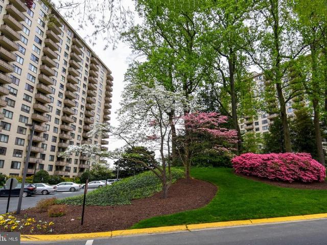5225 Pooks Hill Road # 1214N