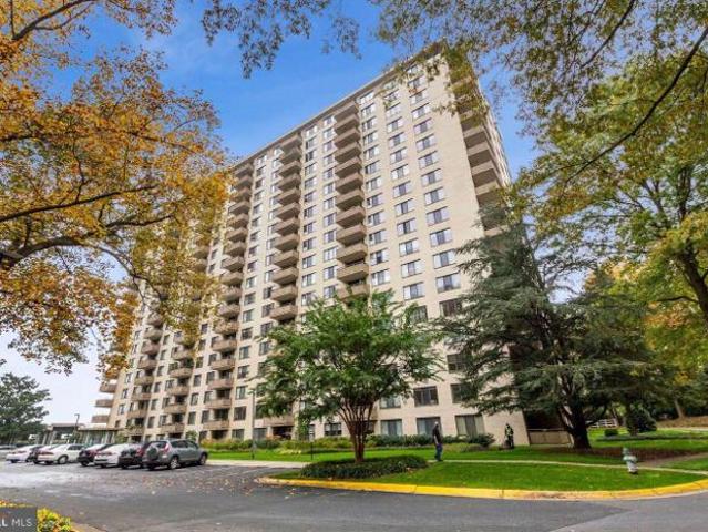 5225 Pooks Hill Rd 422N, Bethesda, MD