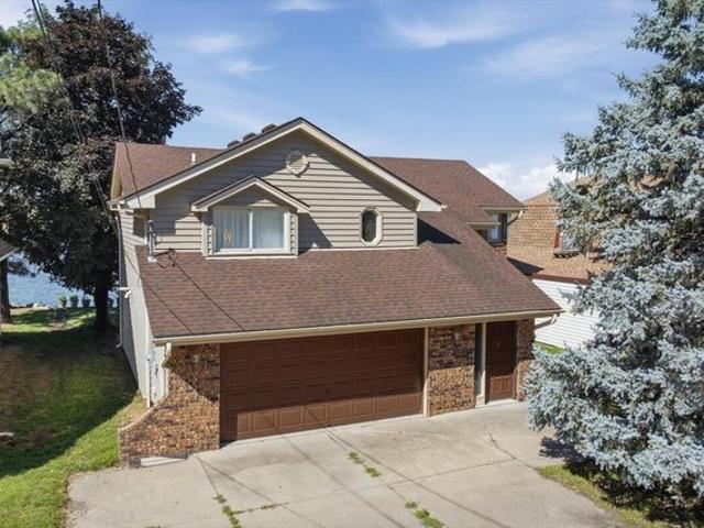 5226 Navajo St, Council Bluffs, IA 51501