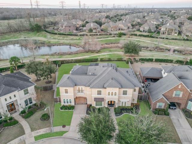 5226 Limestone Hill Ln, Sugar Land, TX 77479