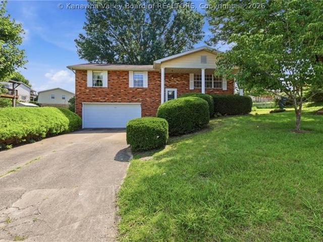 5226 Linda Vista Dr, Charleston, WV 25313