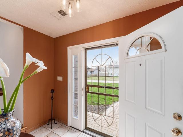 5226 Lindora Drive