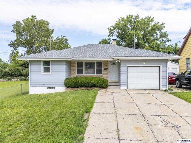 5226 Q St, Omaha, NE 68117