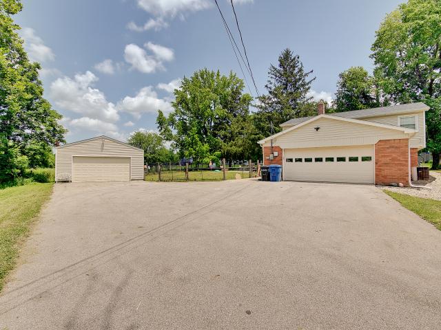 5226 W Southport Road