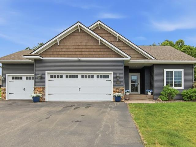 5226 Waylon St, Eau Claire, WI 54703