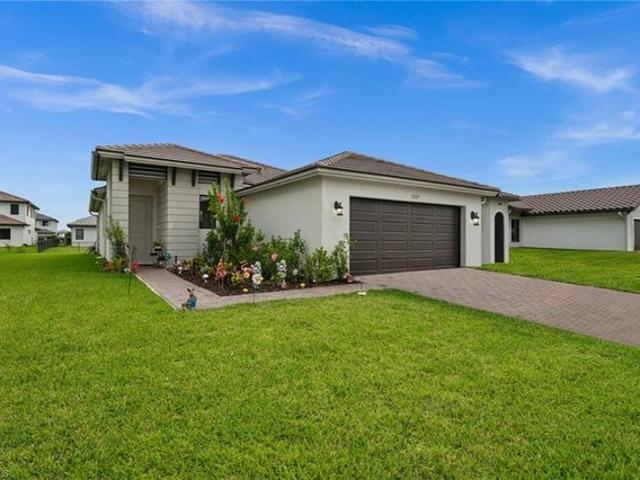 5227 Nevola Ave, Maria, FL 34142