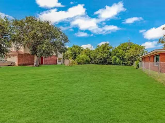 5227 Rue St, Houston, TX 77033