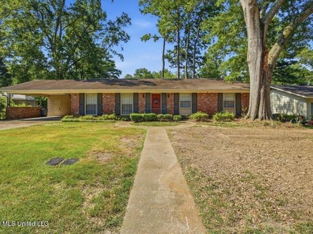 5227 Saratoga Dr, Jackson, MS 39211
