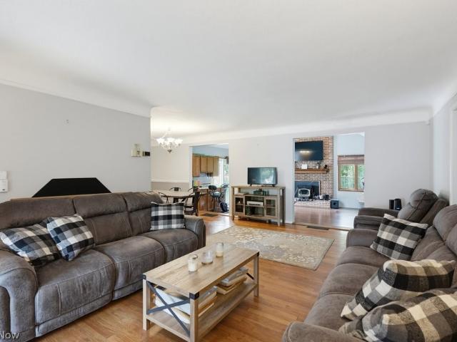 5228 Thornbury Road