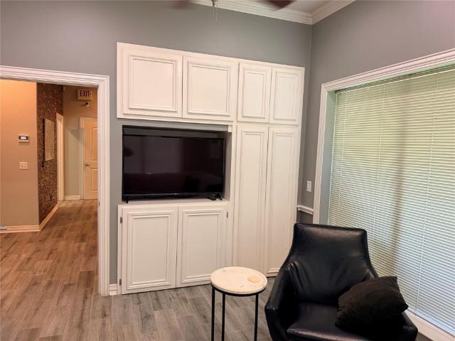 5228 Village Creek Drive # 100