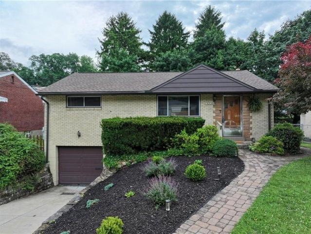 5229 Colewood Dr, Pittsburgh, PA 15236