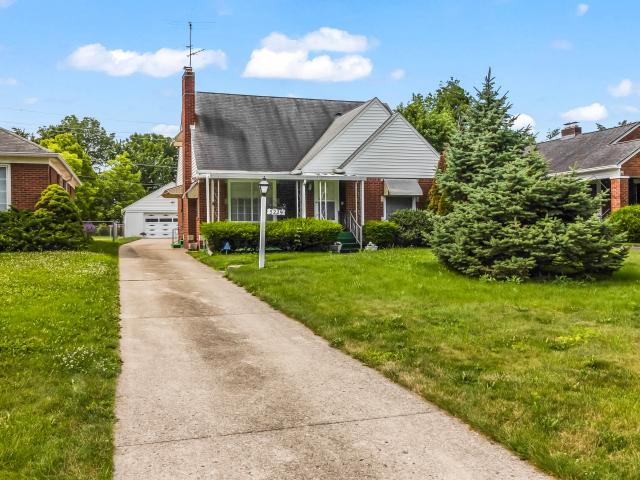5229 E 16th