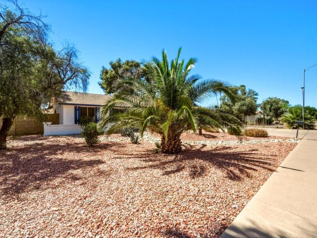 5229 E Winchcomb