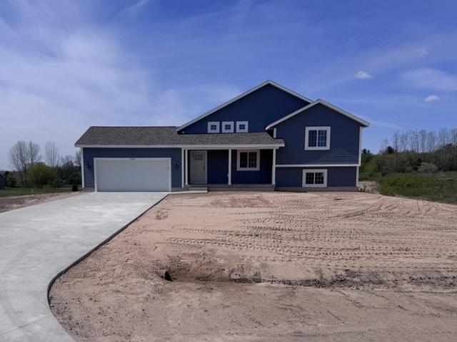 5229 Lilac Ln, Fremont, MI 49412