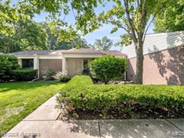 5229 Simpson Lake Road