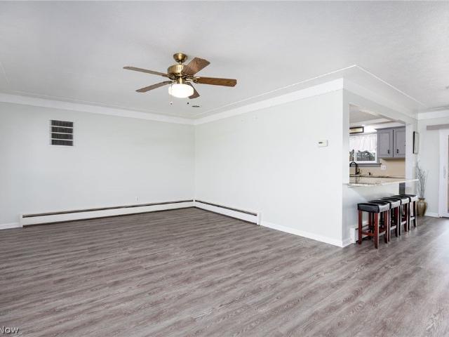 5220 Center Road, Brunswick Hills, US, OH
