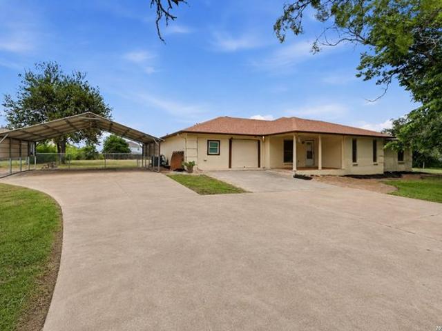 5220 E FM 1518 N, Saint Hedwig, TX 78152