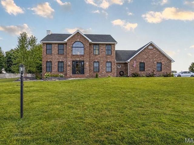 5220 Foxglove Ln, Godfrey, IL 62035