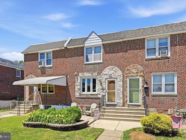 5220 Gramercy Dr, Clifton Heights, PA 19018