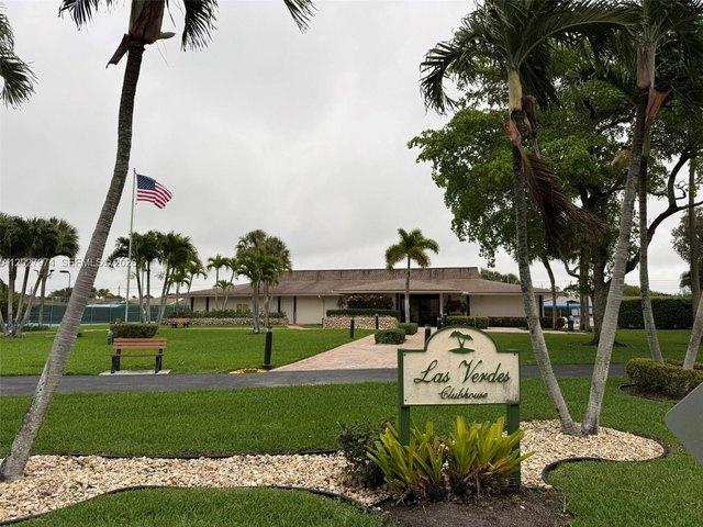 5220 Las Verdes Cir Apt 114, Delray Beach, FL 33484