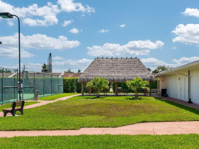 5220 Las Verdes Cir, Unit 108, Delray Beach, FL 33484 | MLS #B26017