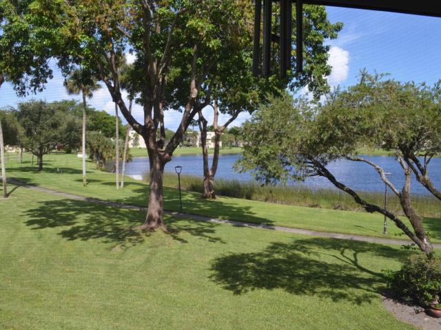 5220 Las Verdes Cir, Unit 211, Delray Beach, FL 33484 | MLS #R11131