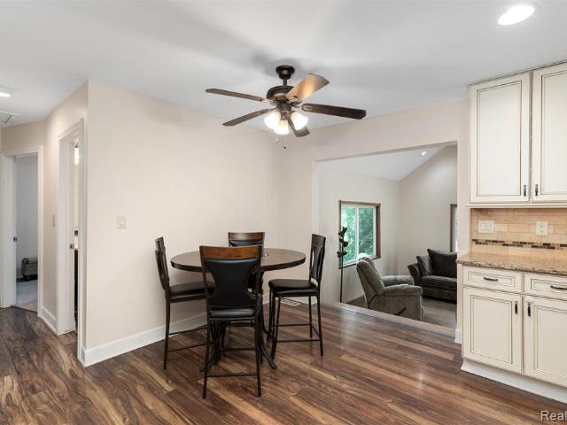 5220 Rockway Drive