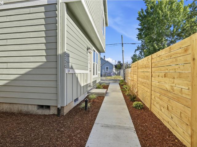 5220 SE Ramona ST