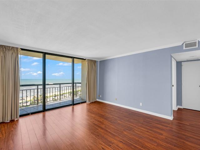 5220 Seawall Boulevard 1034
